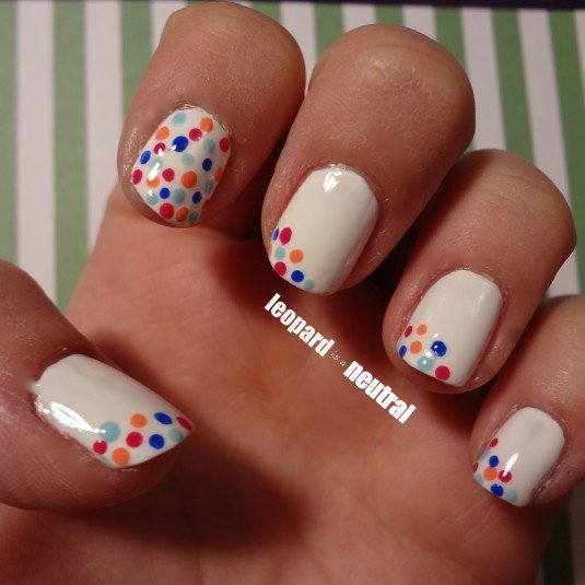 How To Wear A Polka Dots Manicure On Your Nails